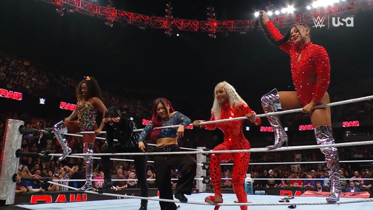 RHEA RIPLEY RETURNS - WWE RAW 18/11/2024 - YouTube