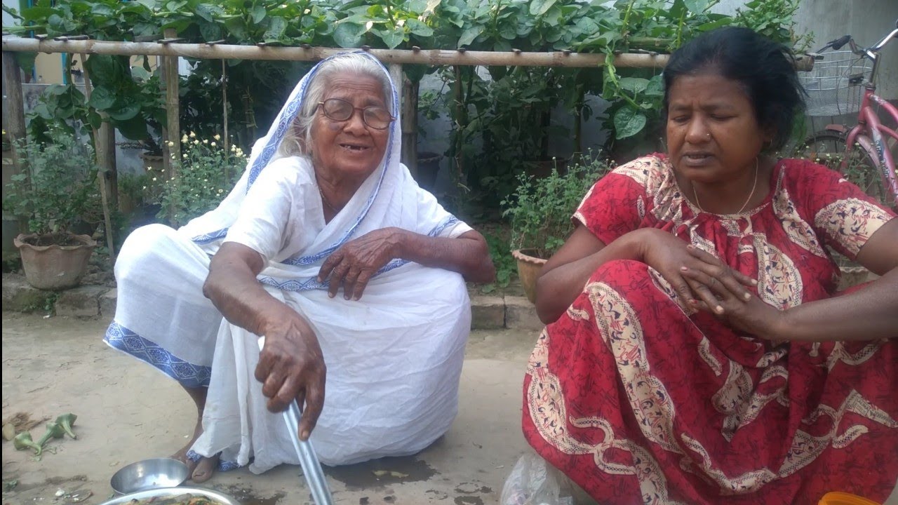 আজ ঠাকুমা আলু বেগুন দিয়ে দারুণ স্বাদের কাঁকড়া রান্না করলো #susuma ...