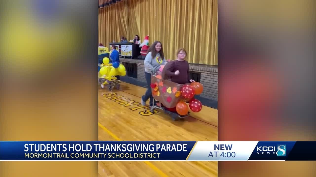 Iowa students hold Thanksgiving parade - YouTube