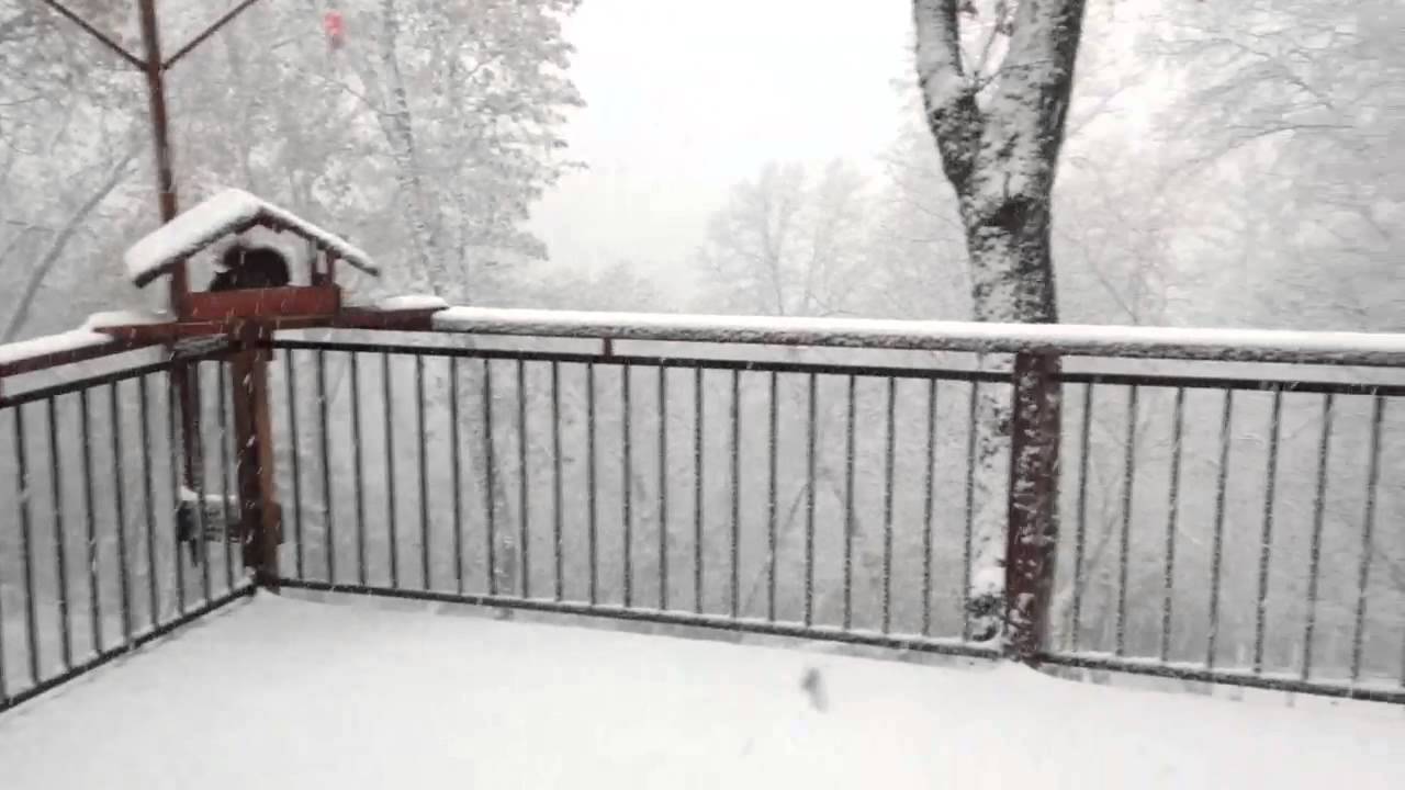 Snow At Vista Ave, Grass Valley - YouTube