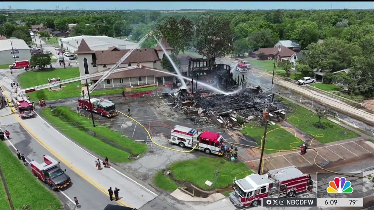 Fiery flames erupt throughout Rockwall County amid storms - YouTube