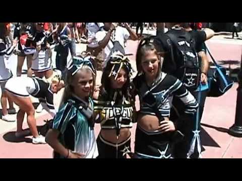 Cheer Extreme Erica Englebert & Gabie Dinsbeer Best Friends - YouTube