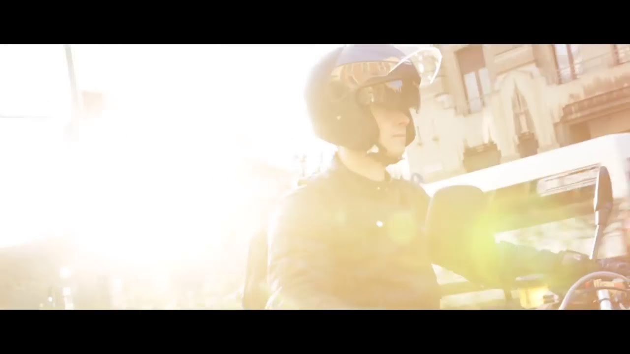 SWM SM650R - YouTube