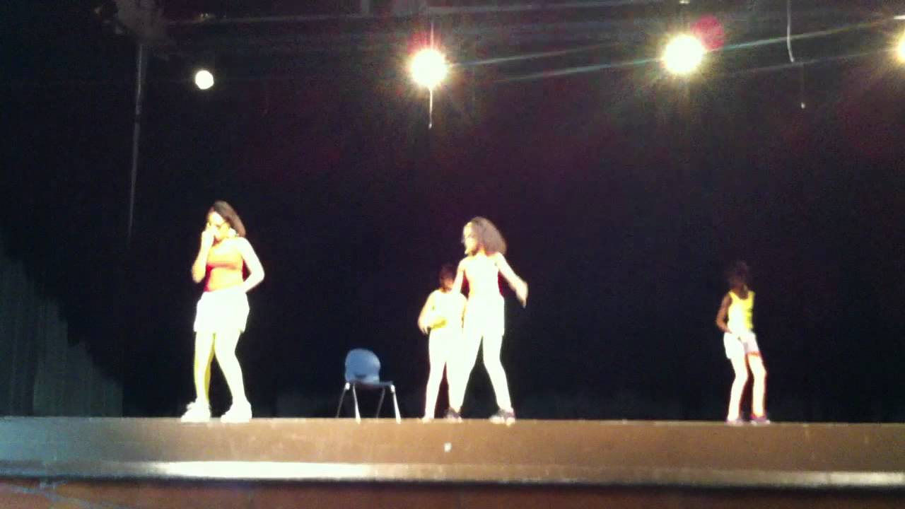 Fireball Willow Smith Ft. NIcki MInaj dance routine and drill - YouTube