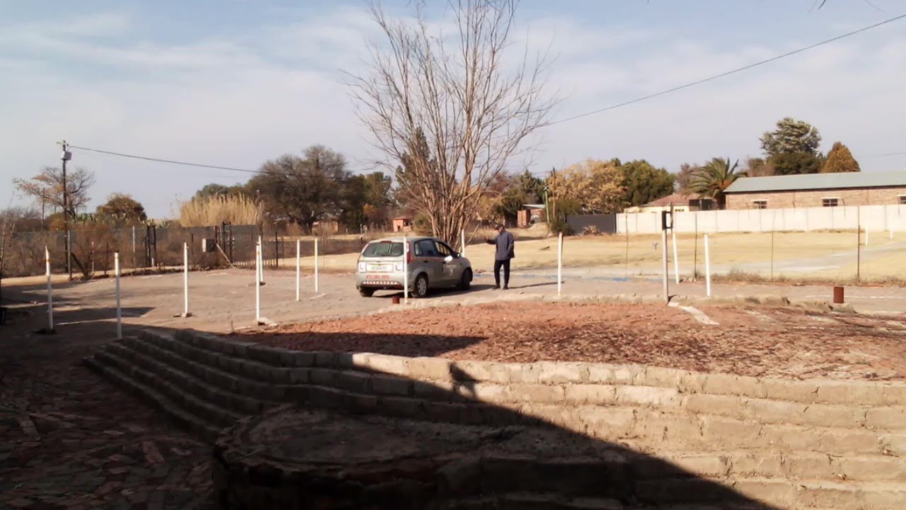 Training session alley docking ( student practicing the alley docking ...