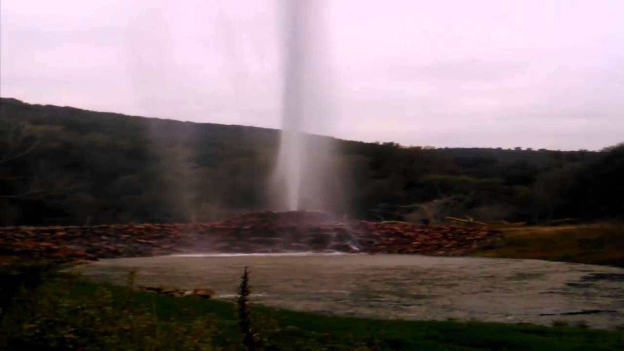 visite d'un geyser froid en Allemagne - YouTube