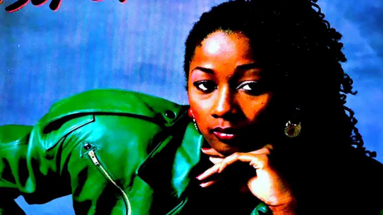 Lisa O. - Give It To Me - YouTube