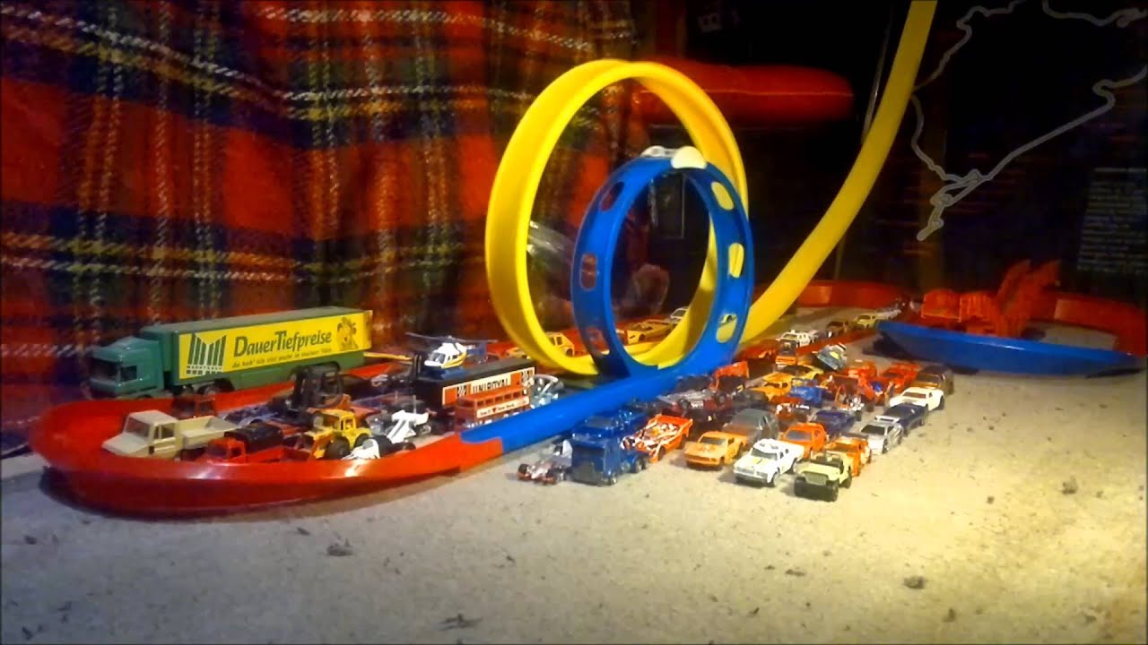 Matchbox and Hot Wheels Cars meet Darda Double Loop @ Very High Speed ...