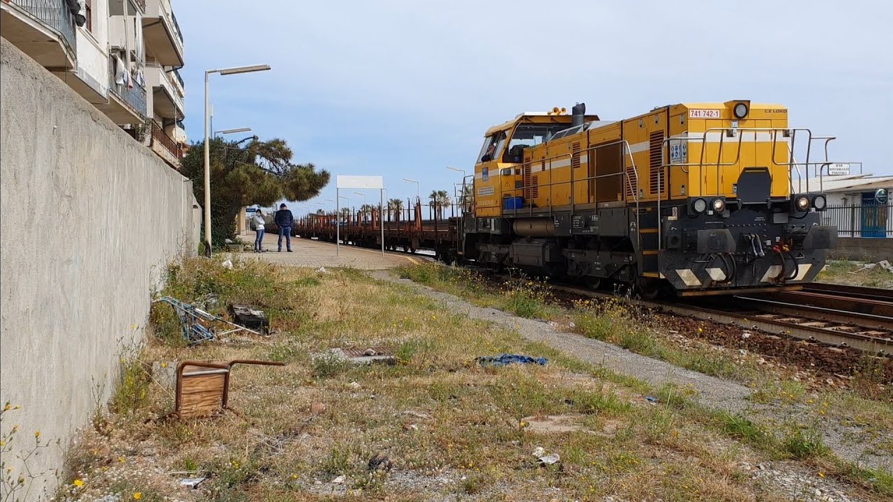 Treno Cantiere Monasterace Stilo - Reggio Calabria C.le - YouTube