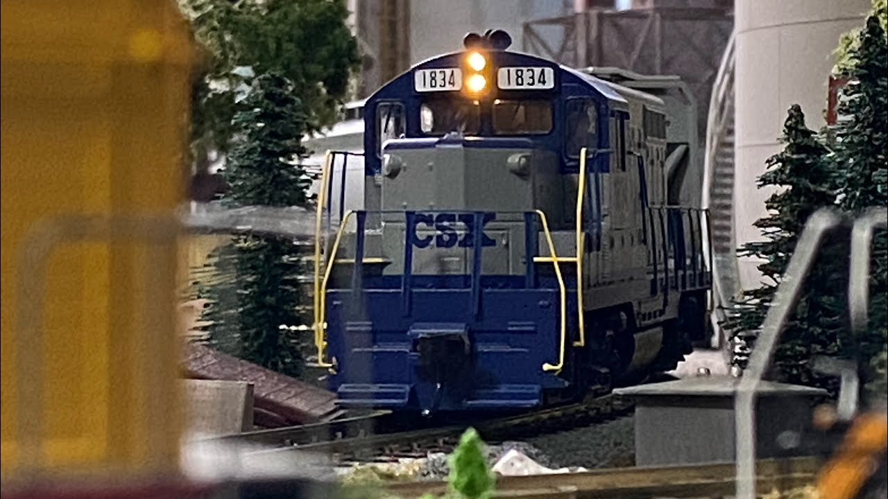 That Time of Day - CSX GP9 #1834 Wrangling a Hopper Car - HO Scale ...