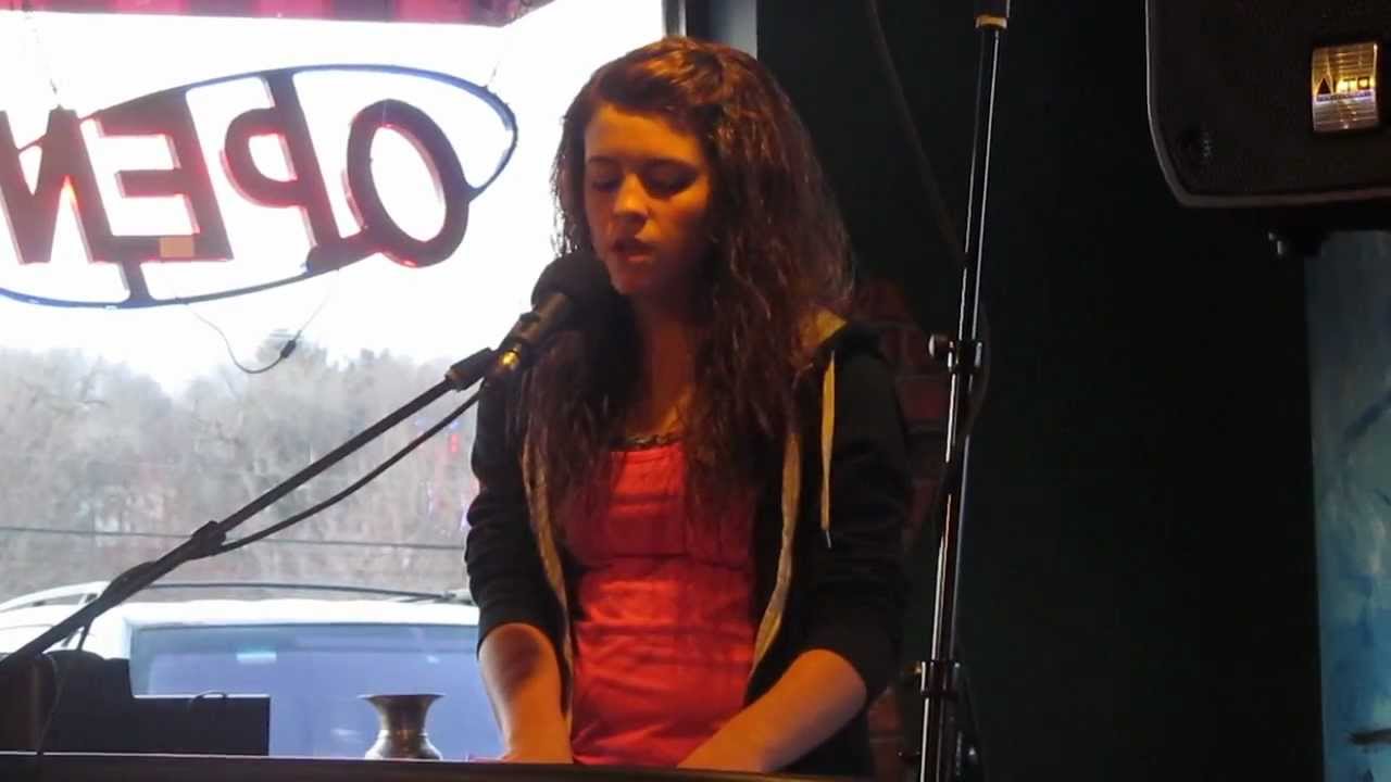 Madison Brown sings Bruno Mars cover, If I Were Your Man at South Bank ...