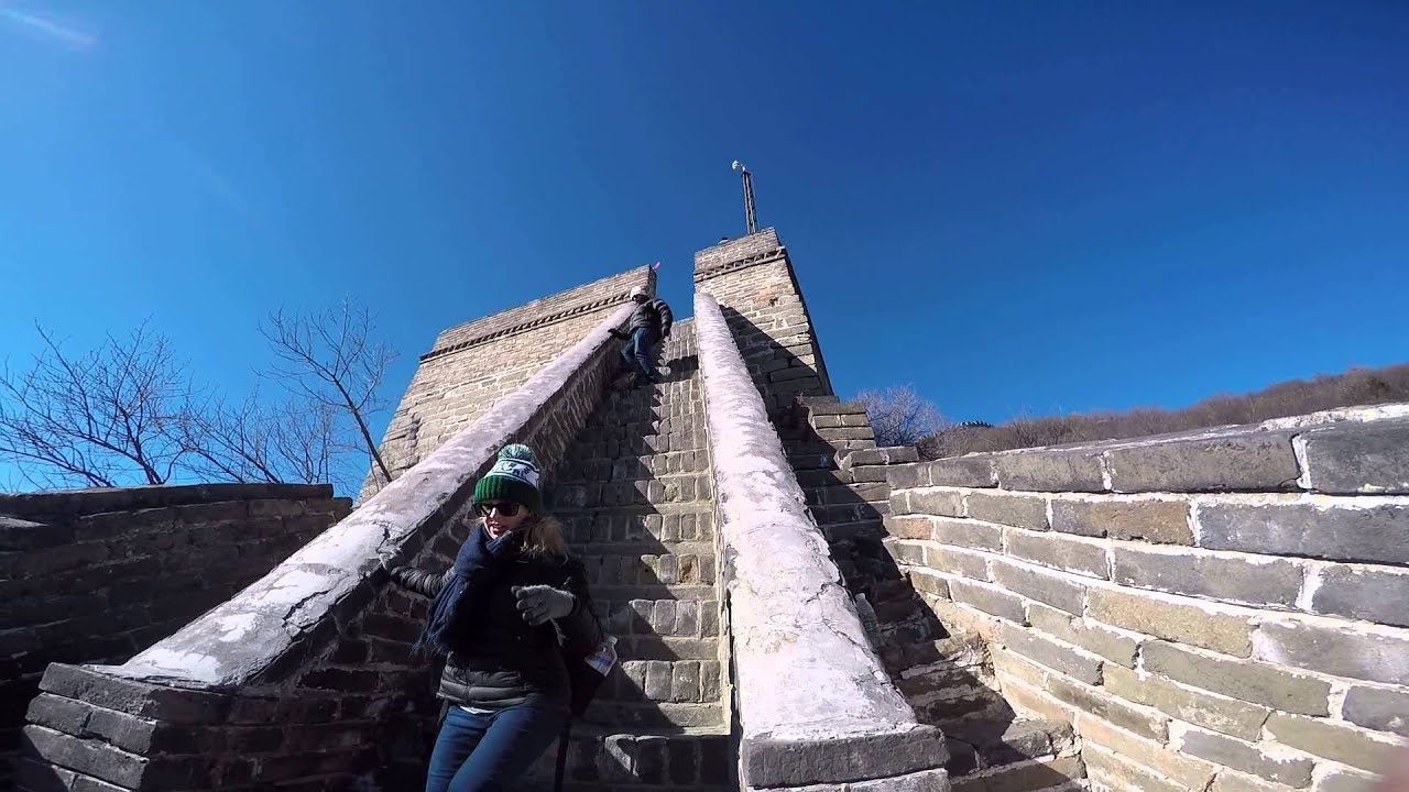 Climbing down great wall stairs - YouTube