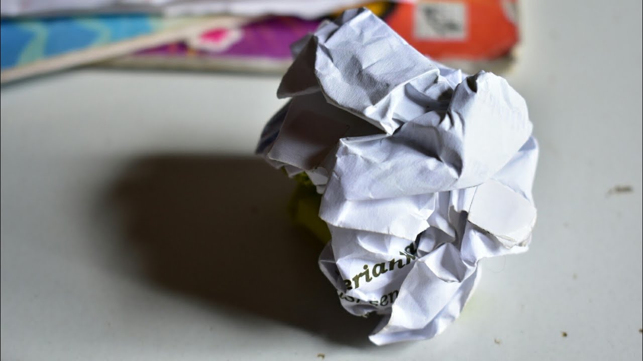 Kertas bekas bisa dimanfaatkan untuk perbaiki dop body yg patah ...