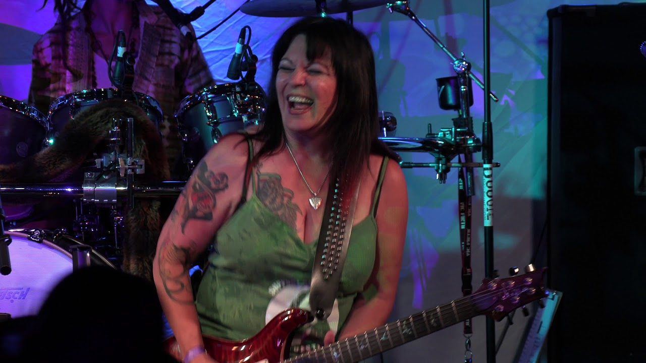 Roni Lee and the S!rens of Rock at Woodstocked 2019 - YouTube