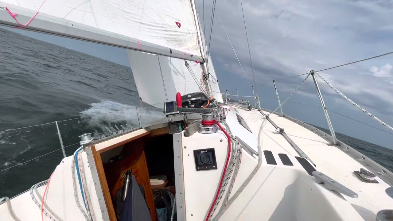 Swede 38 - Provsegling utomskärs - YouTube