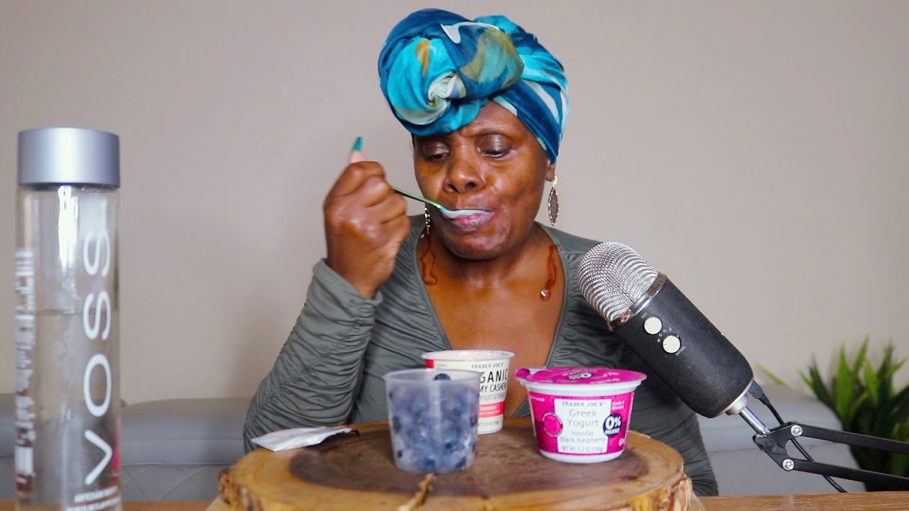 BLACK RASPBERRY YOGURT VS STRAWBERRY CASHEW ALTERNATIVE ASMR EATING ...