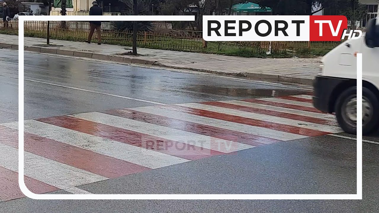 Përplas të vijat e bardha 55-vjeçare teksa po shkonte në punë ...