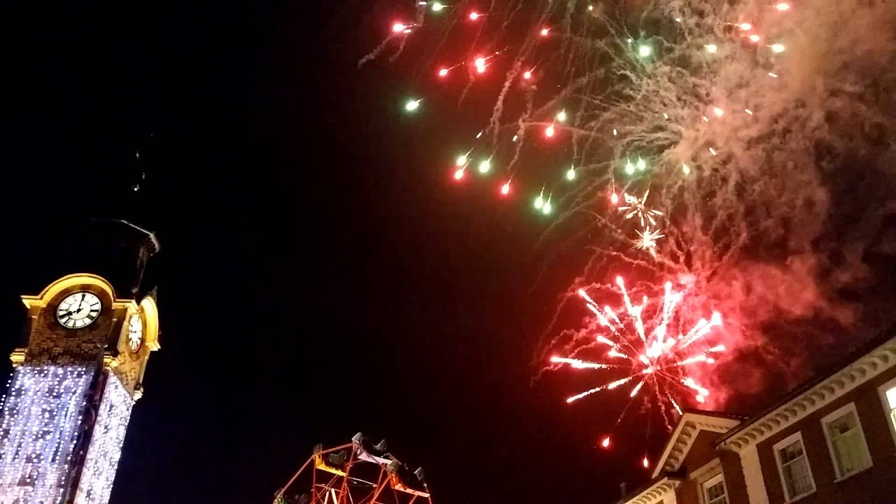 Epsom Christmas lights fireworks 2014 - YouTube