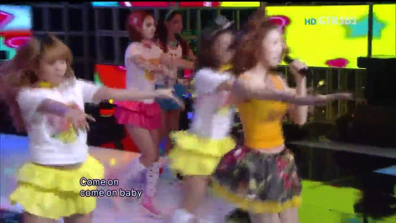 NS윤지 - Talk Talk Talk (110529 인기가요) - YouTube