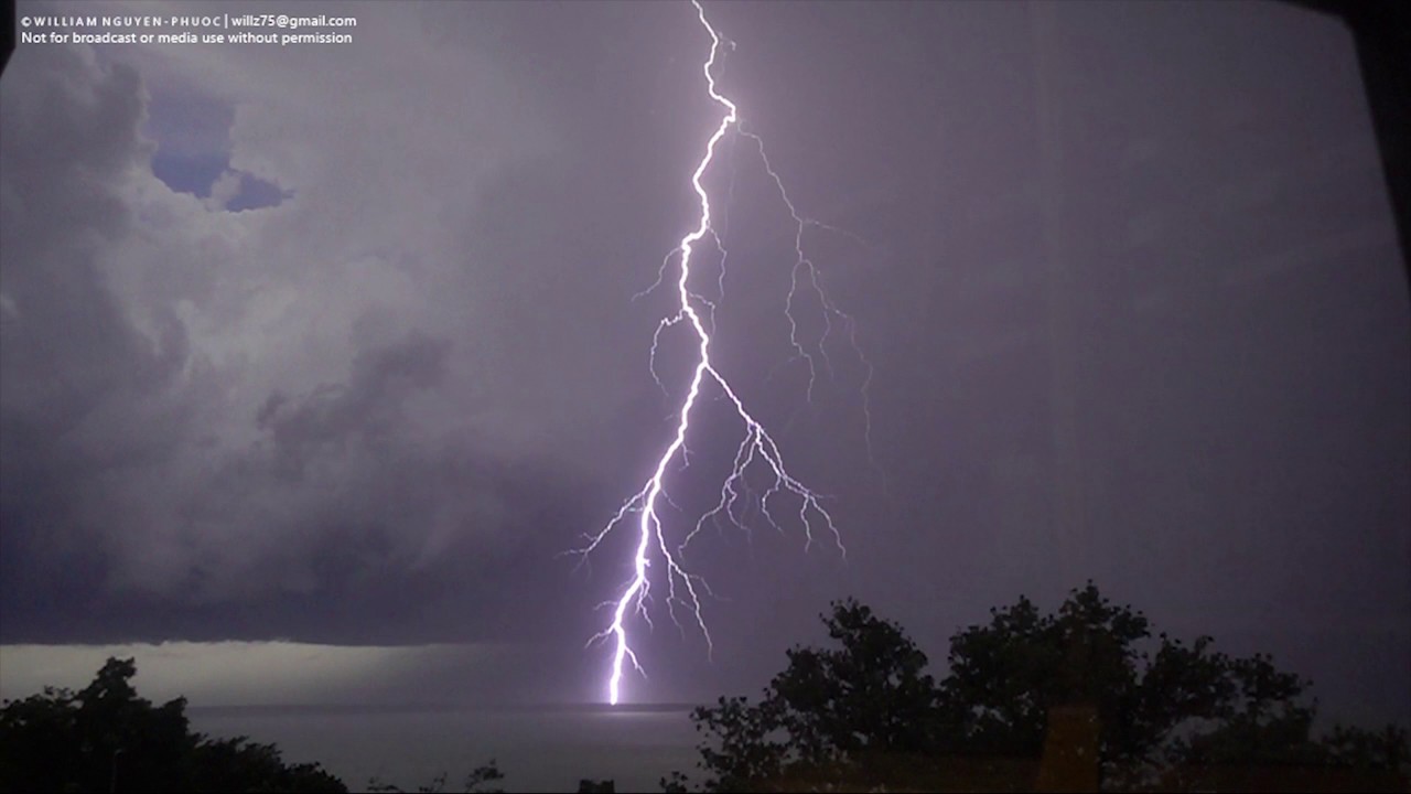 Lightning @ 500fps - Severe Thunderstorm Darwin - 9 November 2018 - YouTube