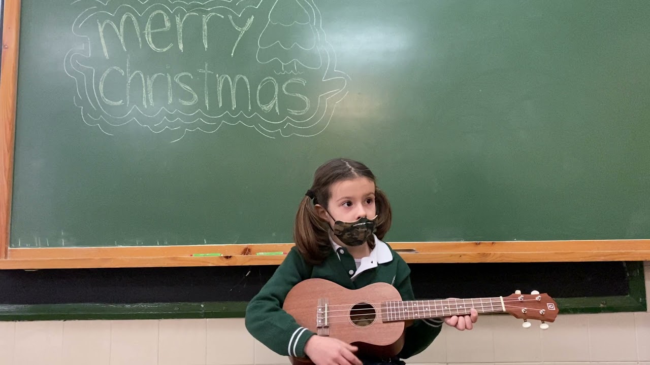 Ukelele Luna Vidal Campana sobre campana - YouTube