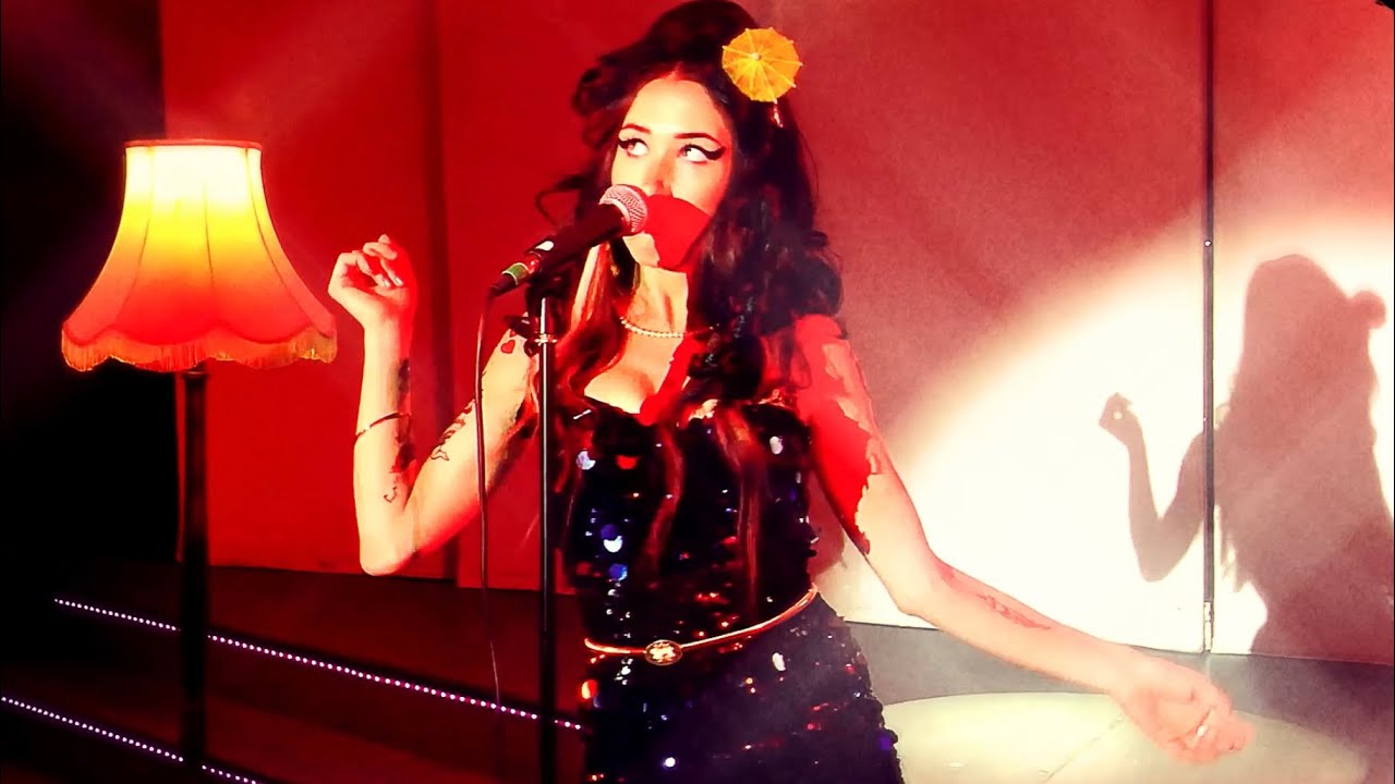 Absolute AMY - The UK’s authentic #tribute to #amywinehouse by Holly ...