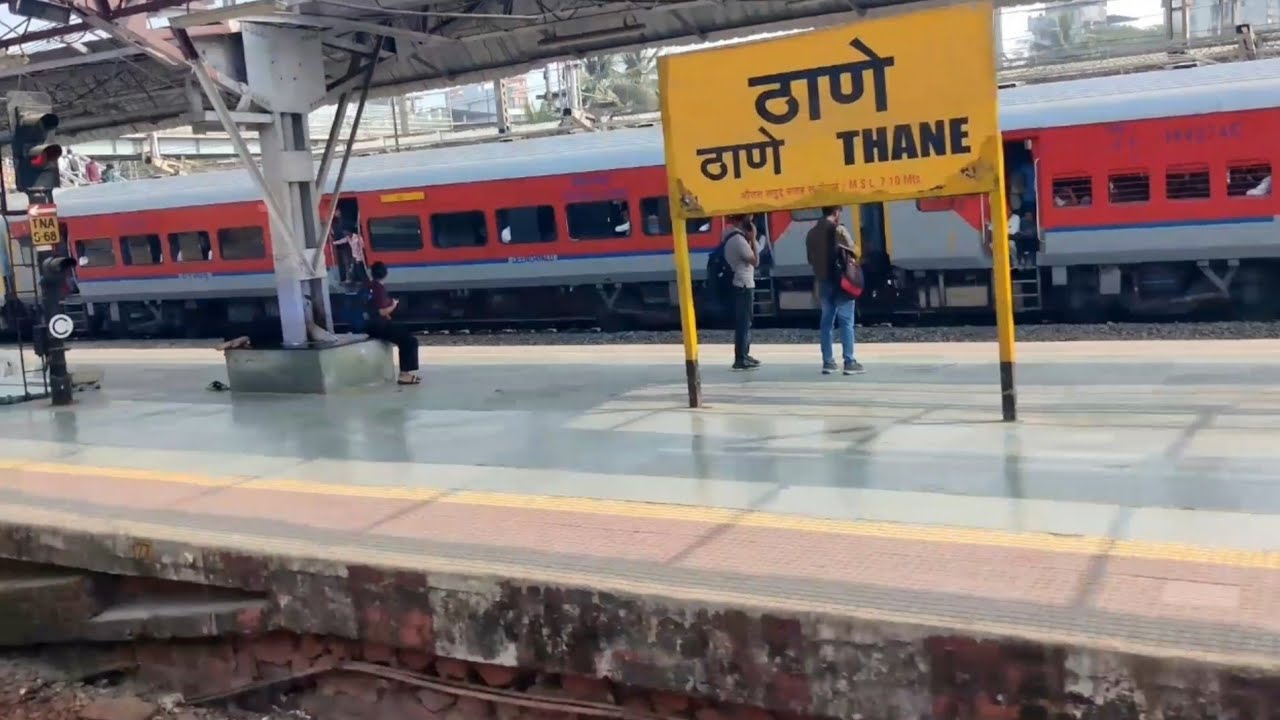 11019 Konark Express Departing Thane Railway Station : Indian Railways ...