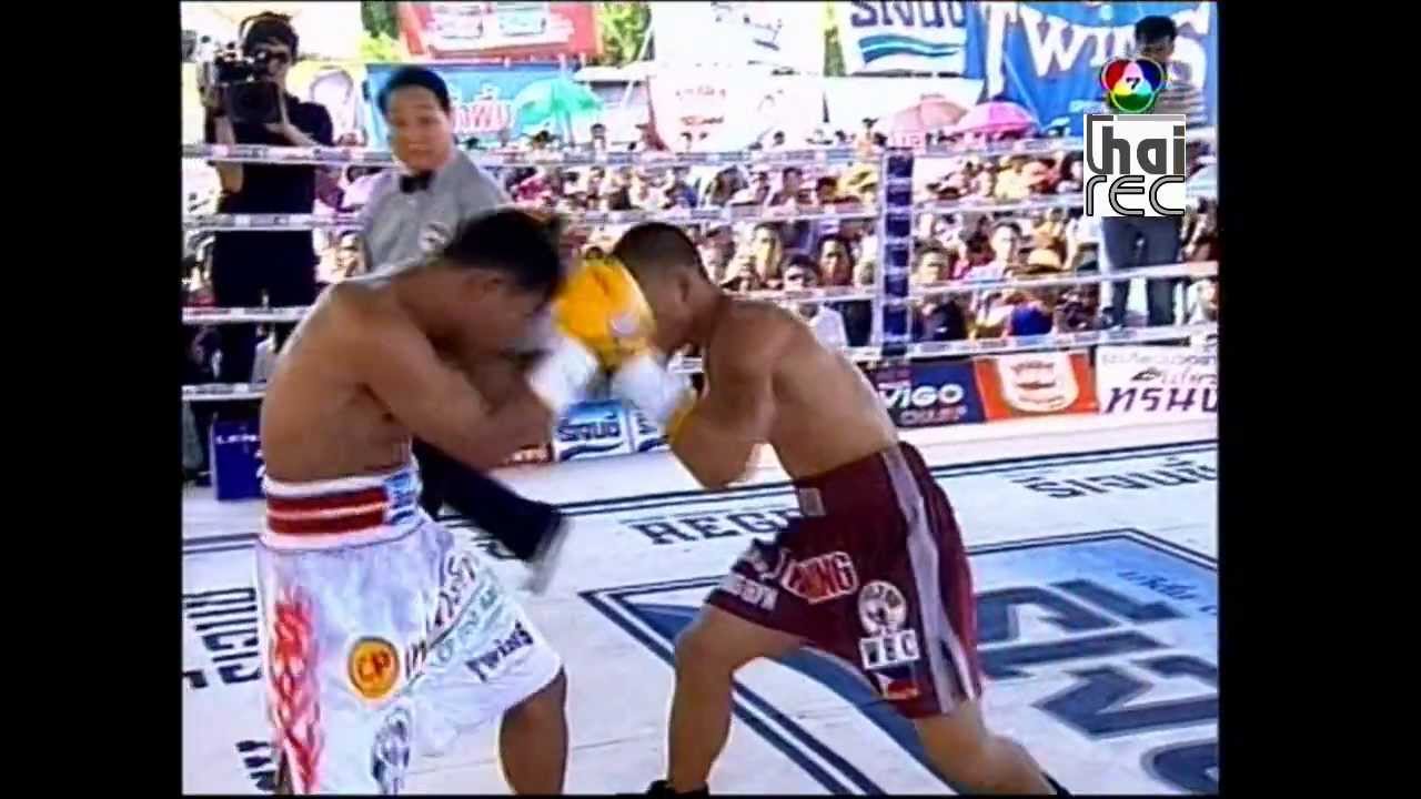 Kompayak Porpramook VS Jonathan Taconing - YouTube