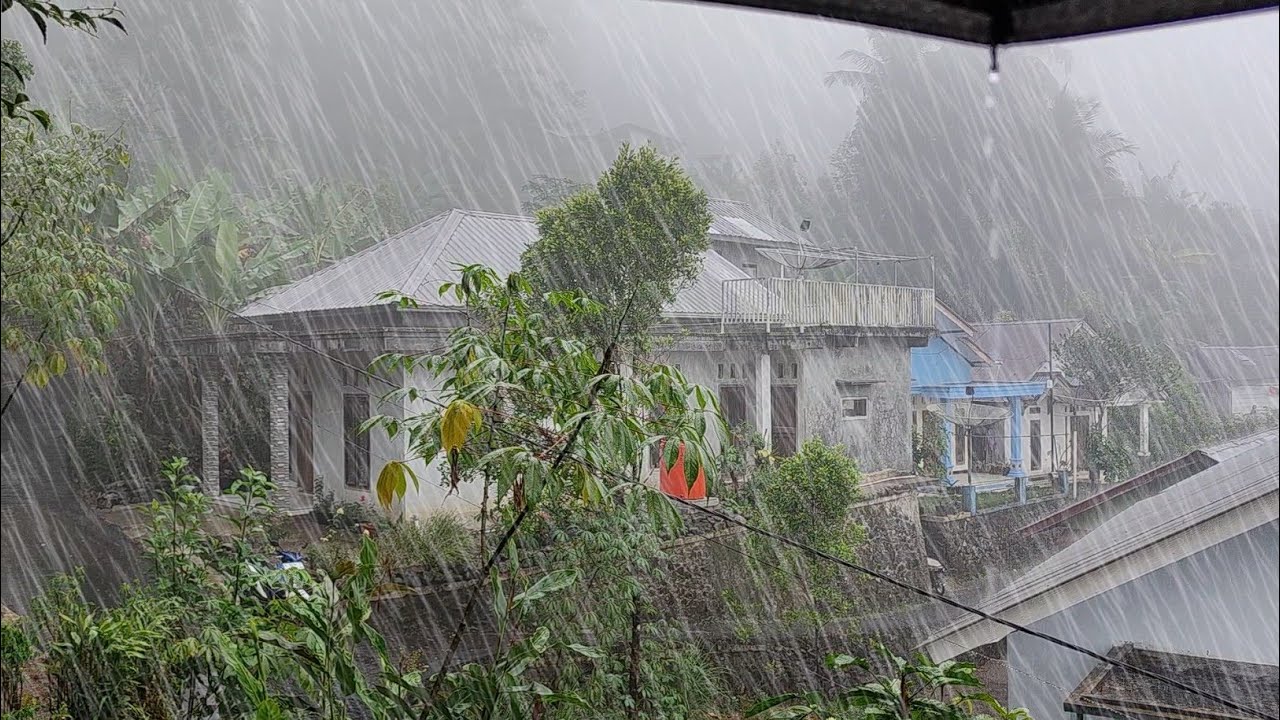 Super heavy rain and strong storm 3 hours, walking in the heavy rain is ...