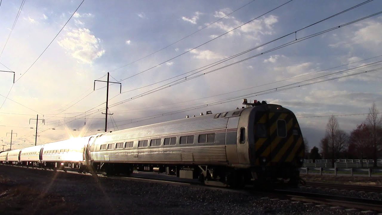 Amtrak train #656 near Ronks, PA - YouTube