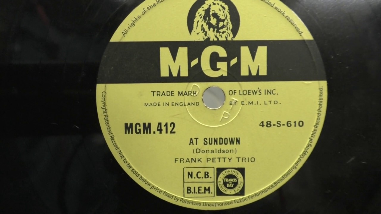 Frank Petty trio: At sundown. (1950). - YouTube