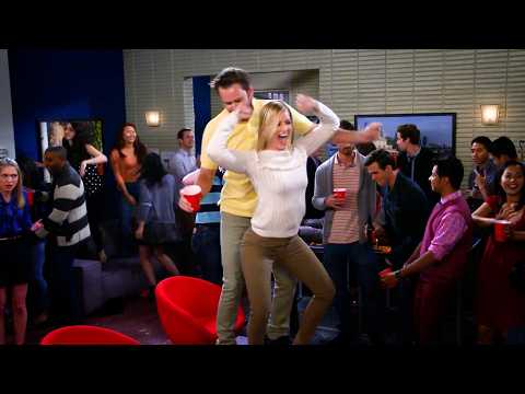 '2 Broke Girls' Moments to Watch While You Party