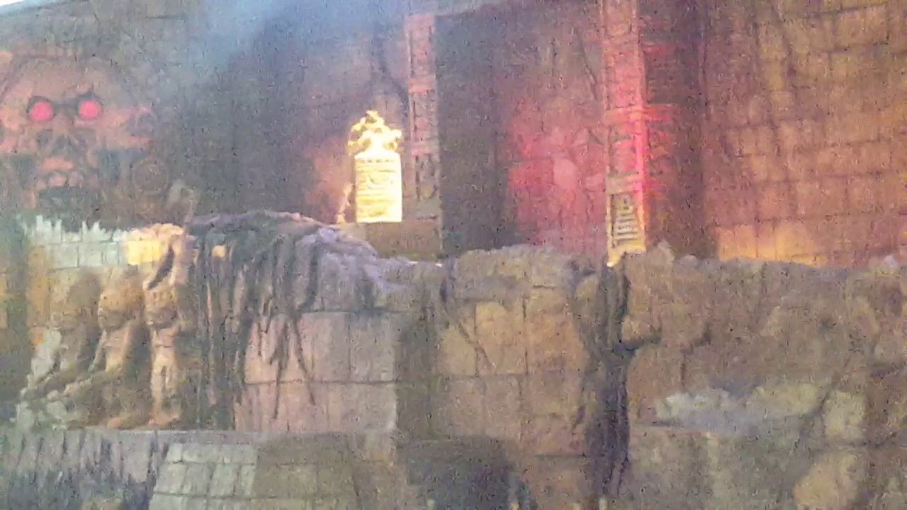 Indiana Jones stunt spectacular rock and roll - YouTube