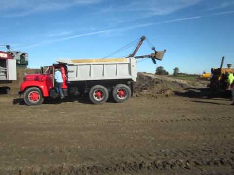 Schield Bantam C-350 Shovel - YouTube