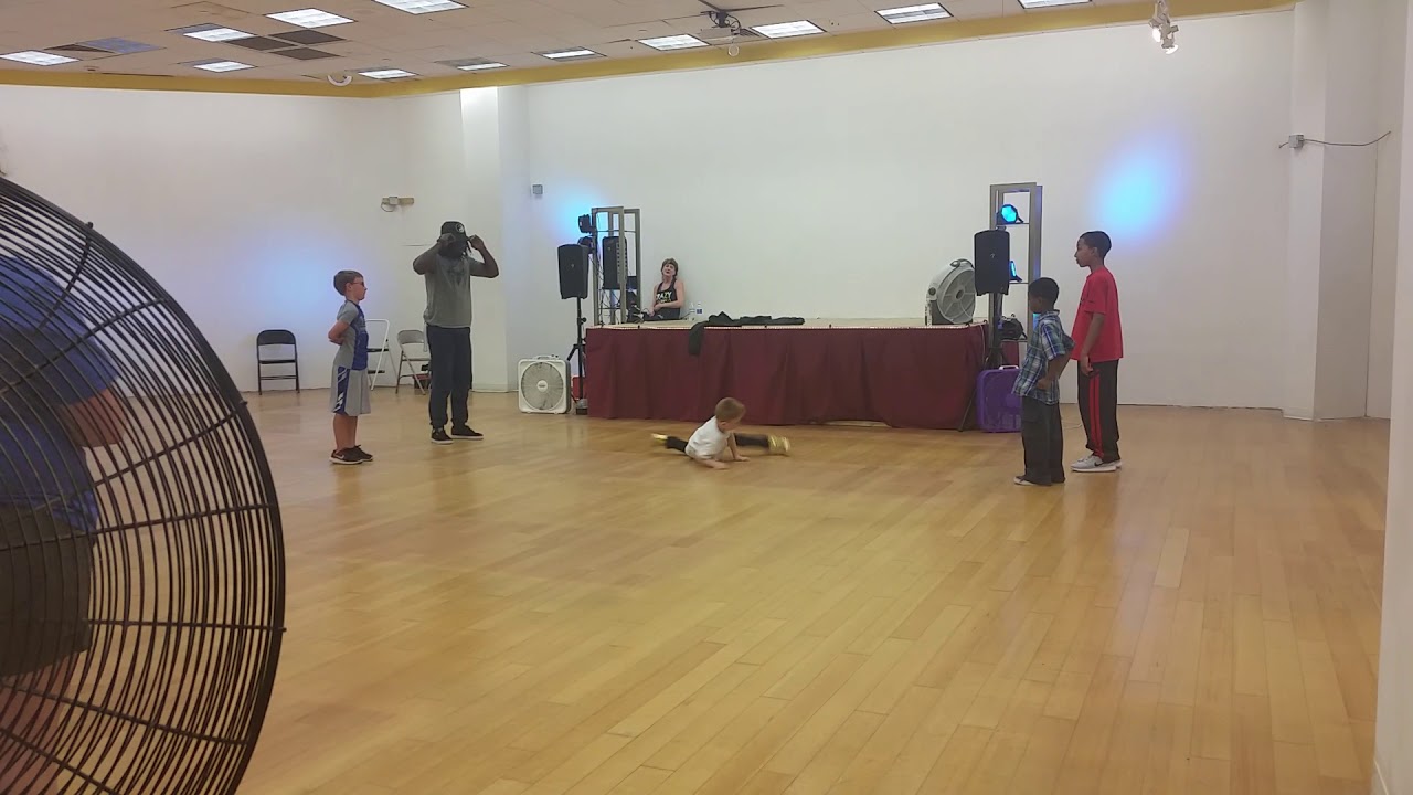 1st BREAK DANCE CLASS - YouTube