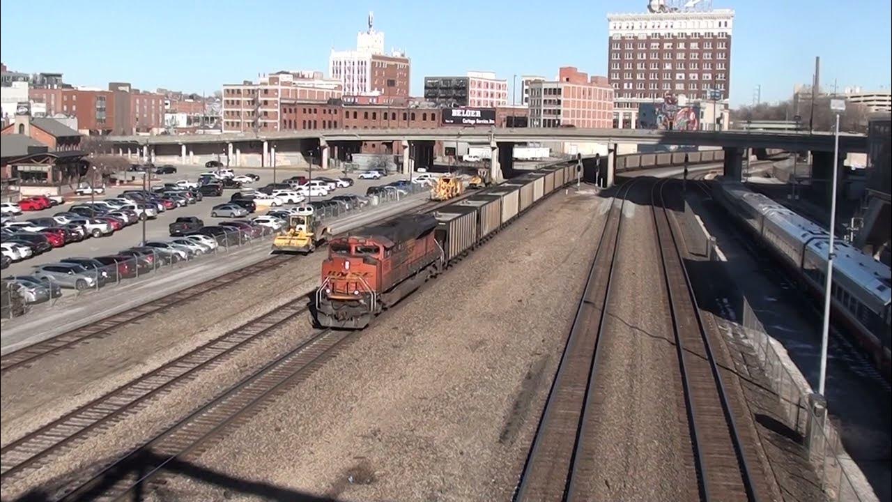 BNSF #9189 Leads WB 1x1 TXUX Coal Train. Kansas City, MO 2/17/24 - YouTube