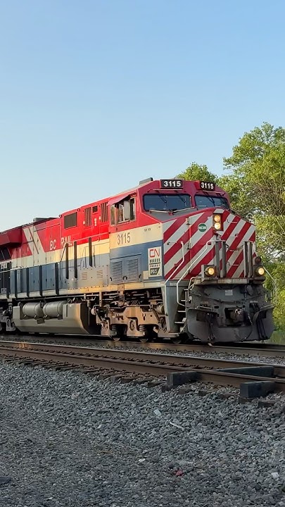 CN 3115 (BC Rail heritage) rolls a manifest past Gary IN - YouTube