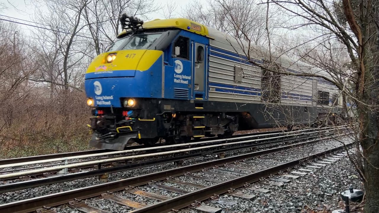 The return of LIRR DE30AC 417! - YouTube
