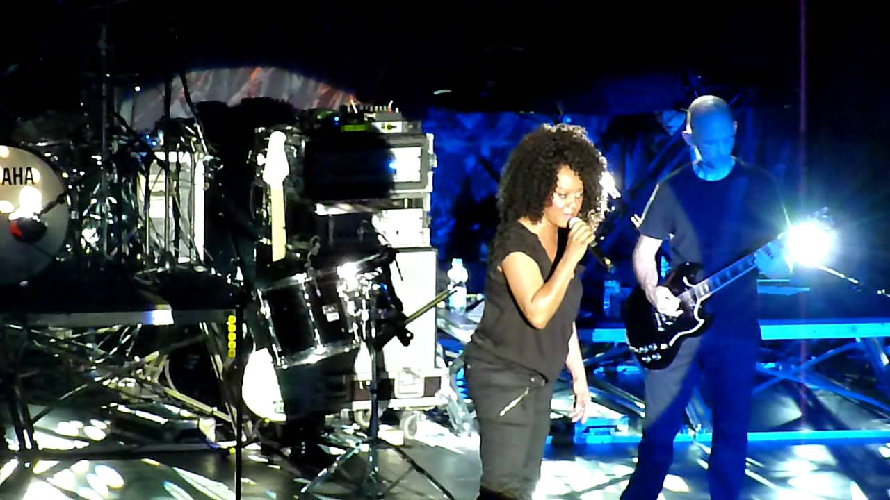 MOBY - In This World - Live @ E-Werk Köln Germany 29-May-2011 - YouTube