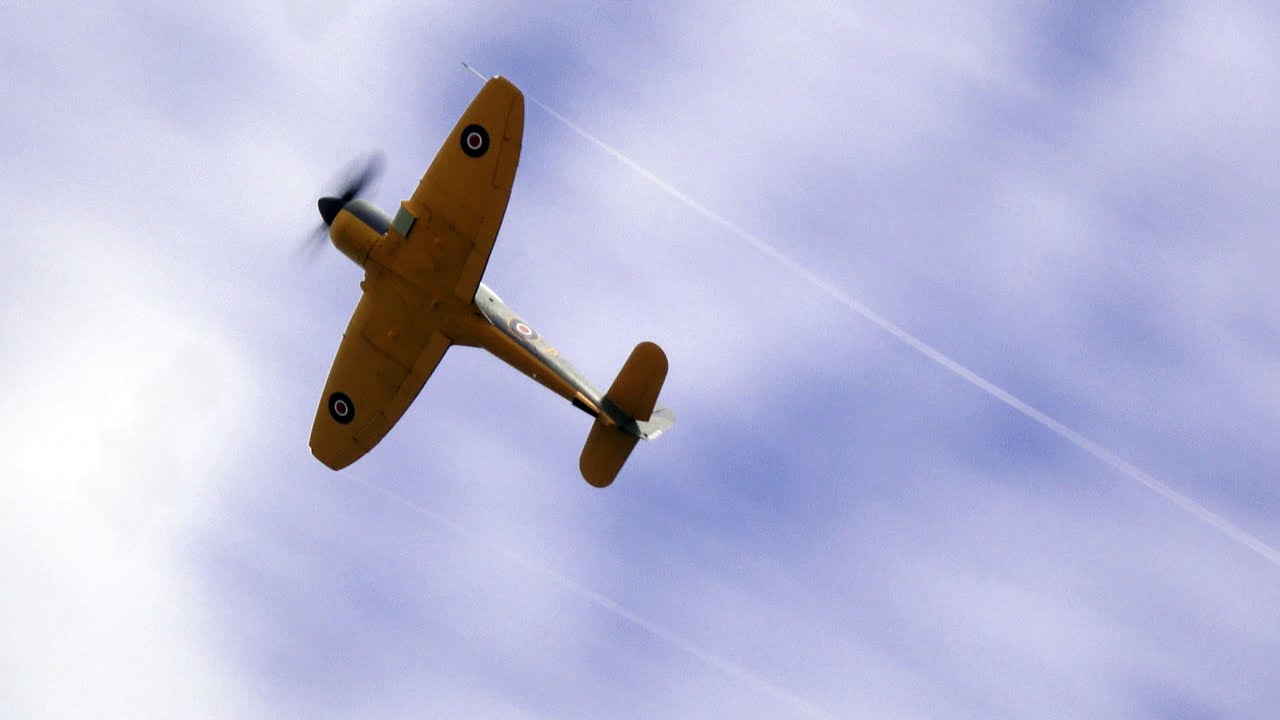 Nice Sounding Hawker Fury Bristol Centaurus Engine at Eastbourne ...