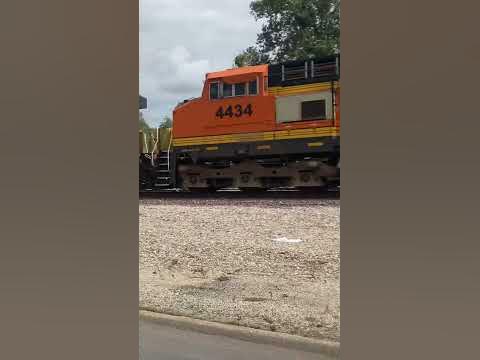 Bnsf 4434 h3 dash 9 - YouTube