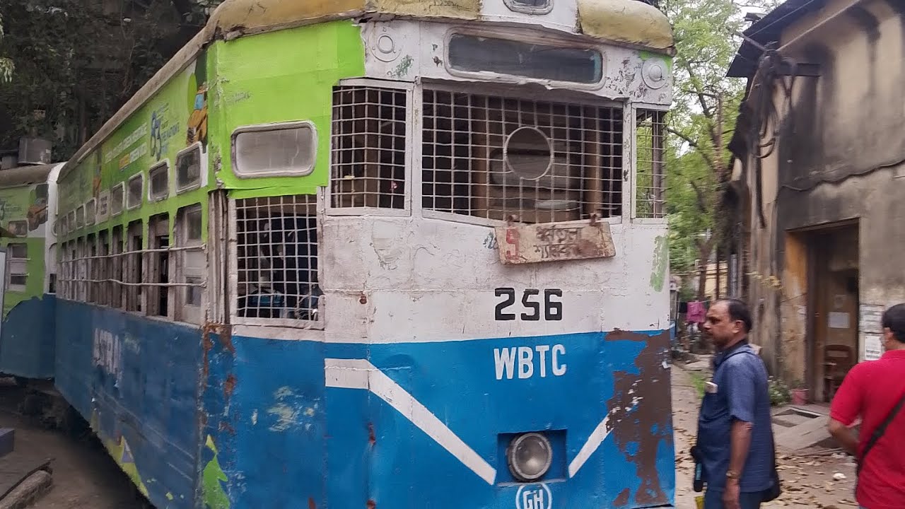 Route 5 Tram at Shyambazar Terminus !! - YouTube