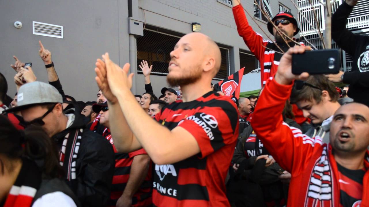 Red & Black Bloc - La Banda - Cathedral Hotel, Adelaide - YouTube