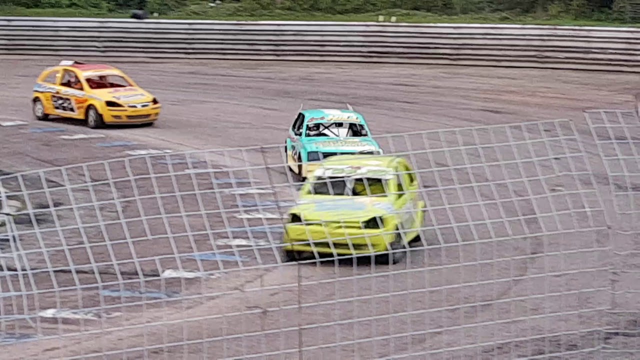 Starlet stock rod at Birmingham wheels - YouTube