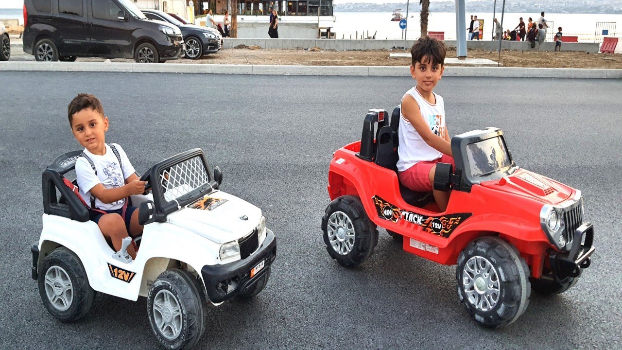 Efe ile emir akülü arabaya bindi yarış yaptı. - YouTube