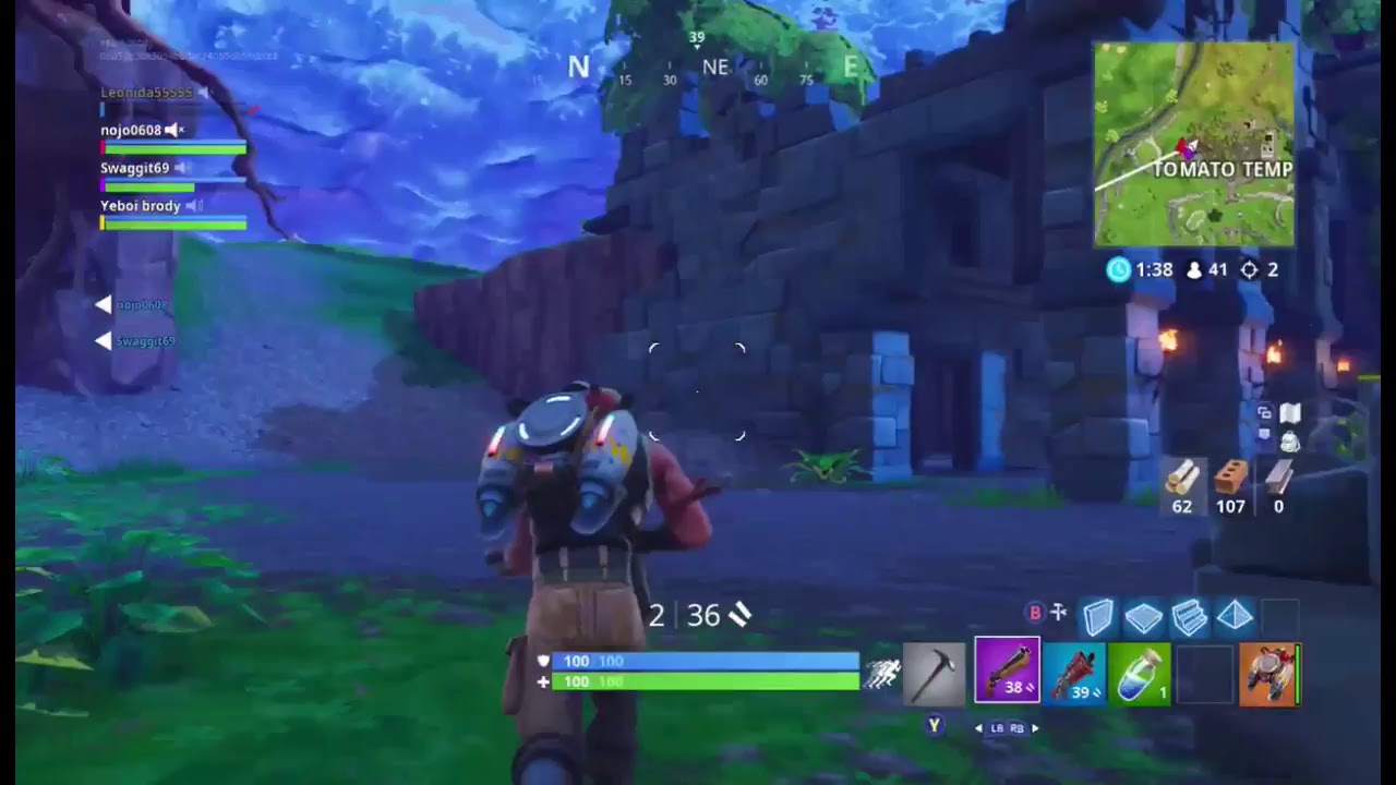 FIRST TIME PLAYING FORTNITE ON XBOX!!!!! - YouTube