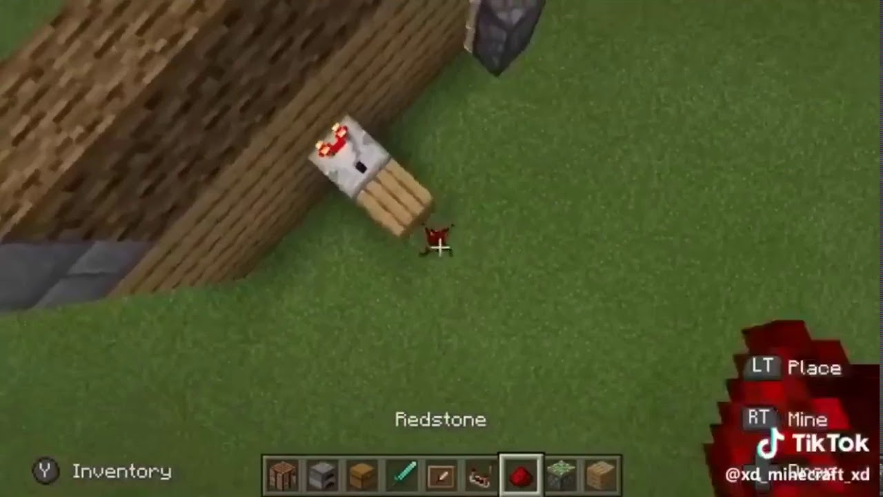 HOW TO MAKE A SECRET BASEMENT IN MINECRAFT (Mobile/PC/ConsolE) - YouTube