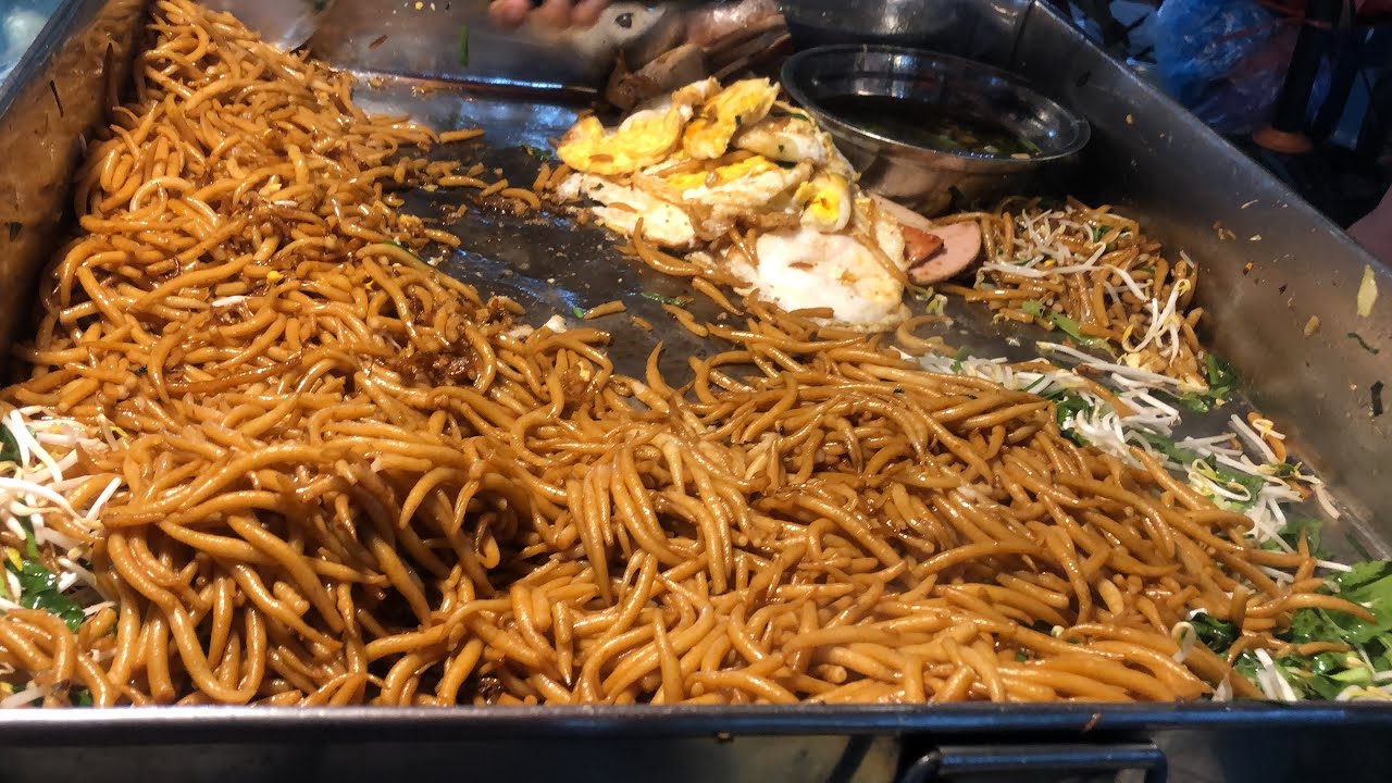 Popular Lort Cha in Phnom Penh| Local Cambodia street food. $2-$2.5 per ...