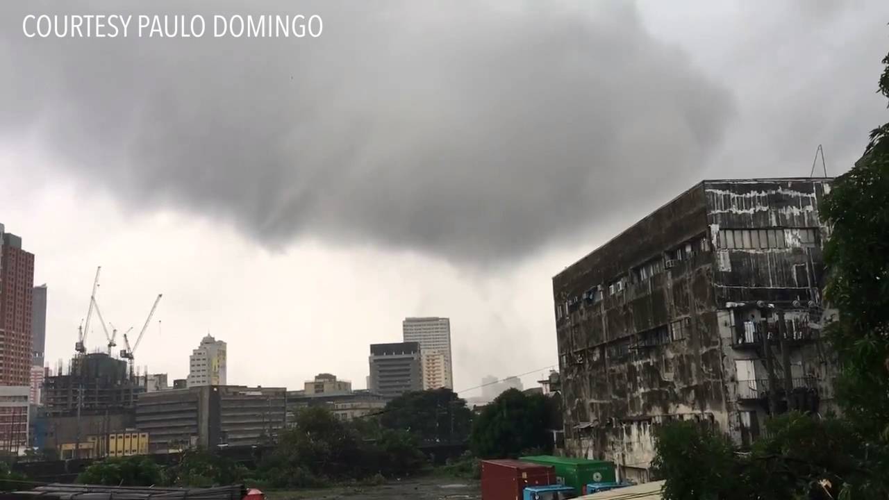 Tornado, or "ipu-ipo," hits Fort Santiago in Manila - YouTube