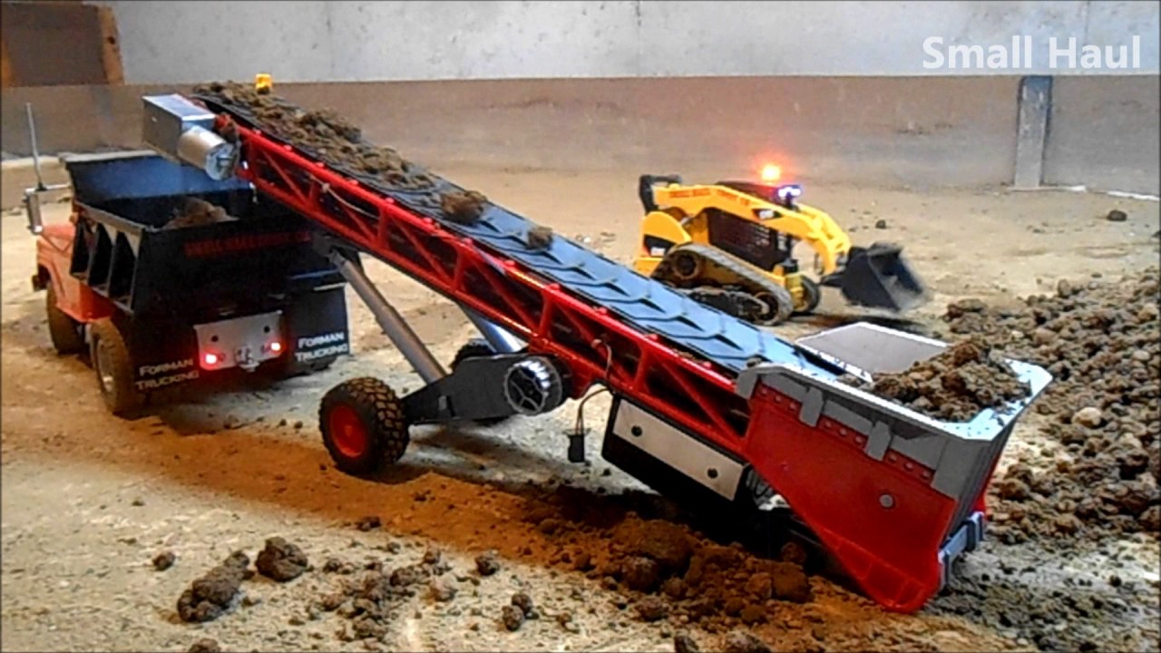 Frank's New RC Conveyor - YouTube